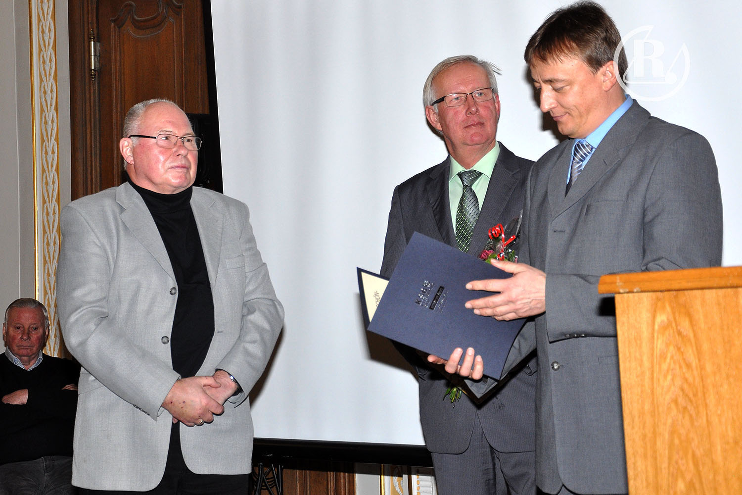 Auszeichnung für das Ehrenmitglied des RSV Rotation Greiz Hans-Peter ...