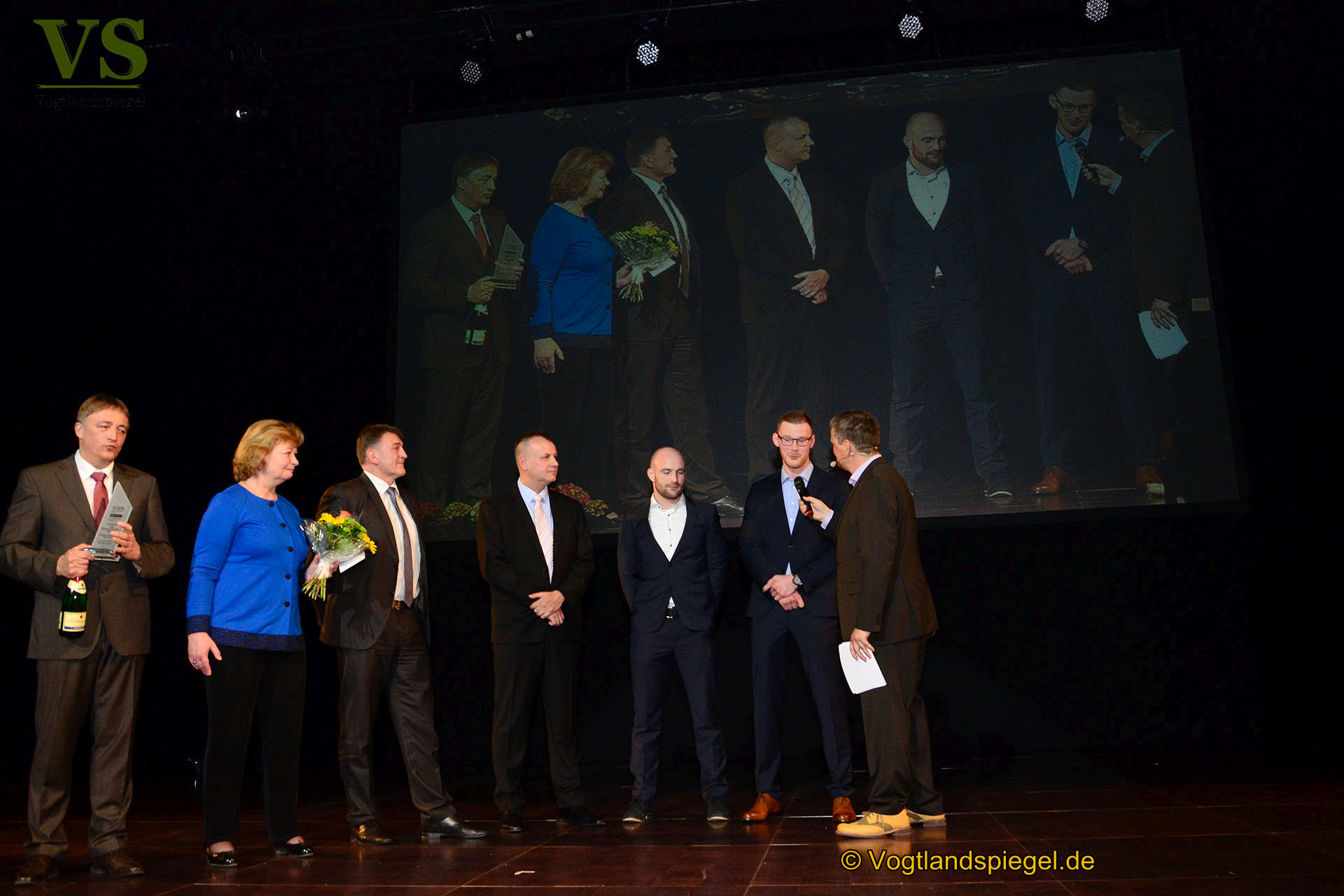 Die 1. Männermannschaft und Lucas Hanke wurden beim Ball des Sports für ...