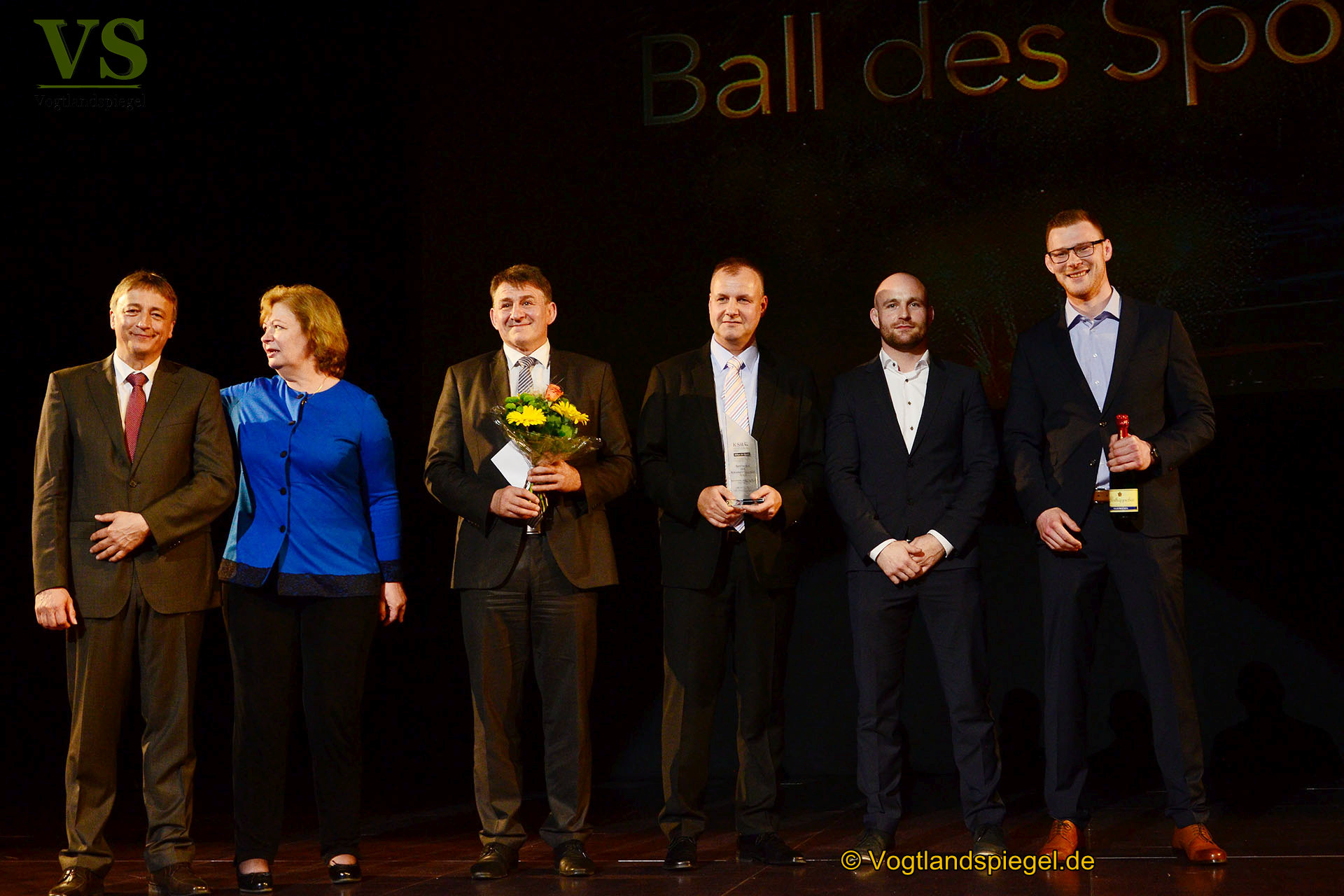 Die 1. Männermannschaft und Lucas Hanke wurden beim Ball des Sports für ...